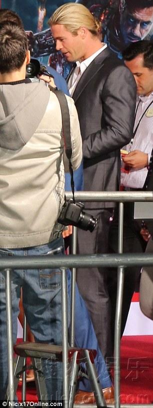 钢铁侠3首映群星助阵 帕特洛着透视裙露臀抢镜(49图) -6parkbbs.com